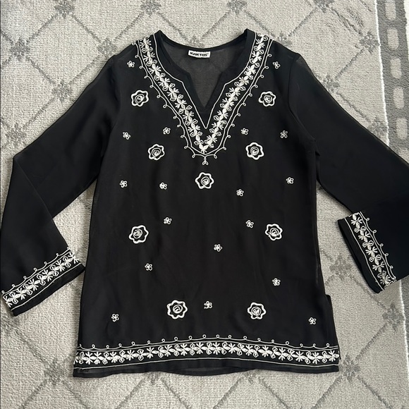Kaktus | Tops | Kaktus Embroidered Shear Black And White Tunic | Poshmark